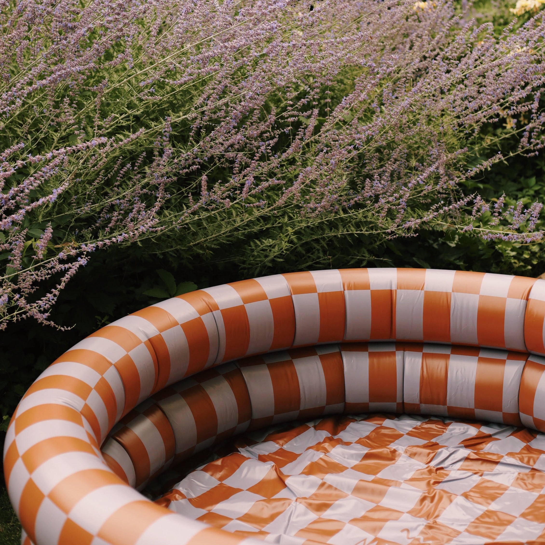 Mylle Designer Inflatable Pool, 65" (Checkerboard) – Mylleshop